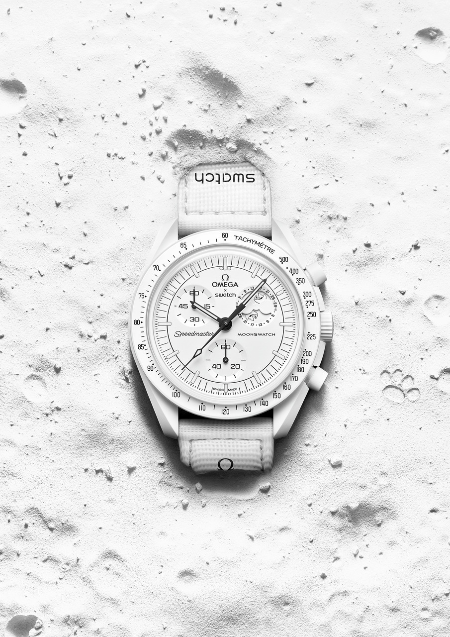 A NEW LUNAR LANDING FOR THE BIOCERAMIC MOONSWATCH – WITH A MOON PHASE ...